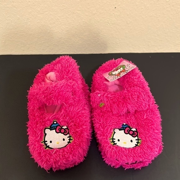 Hello Kitty | Shoes | Hello Kitty Girls Slippers | Poshmark